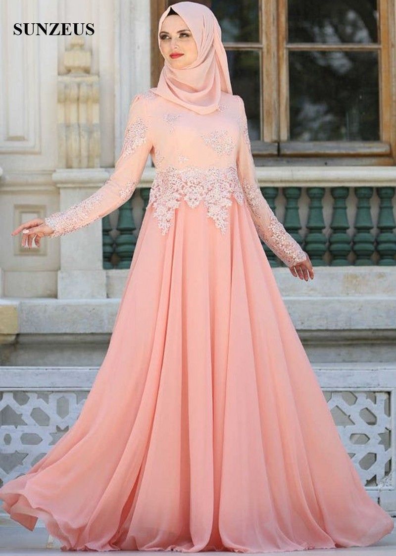 Modest Long Sleeves Muslim Evening Dress Scoop Neck Lace Beaded Floor