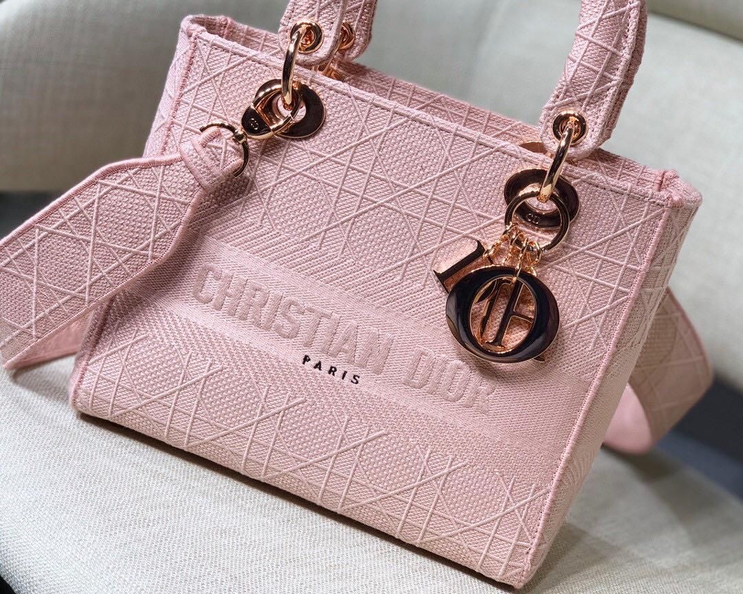 Classic High End Handbags | semashow.com