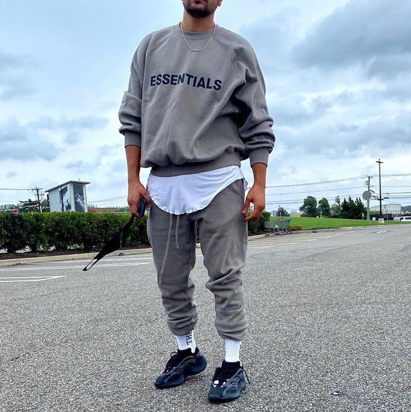 よろしくお FEAR GOD - essentials crewneck sweatshirt 黒 S 新品未使用の通販 by ...
