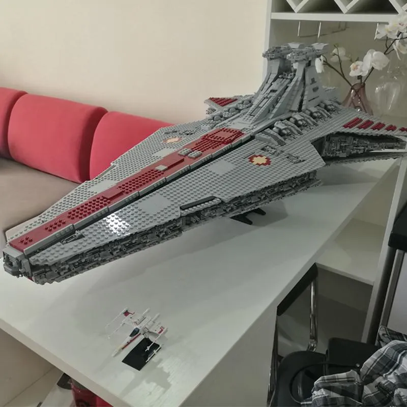 05077 The UCS Venator Class Star Destroyer ST04 Bloques De Construcci￳n De Modelos De Pel￭cula ...