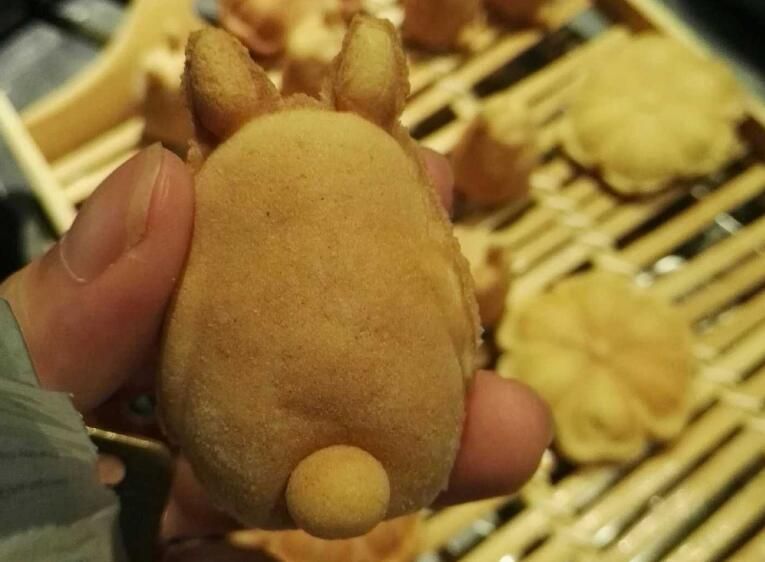 2021 Totoro Shaped Waffle Machine Waffle Maker Electric Cartoon Waffle ...