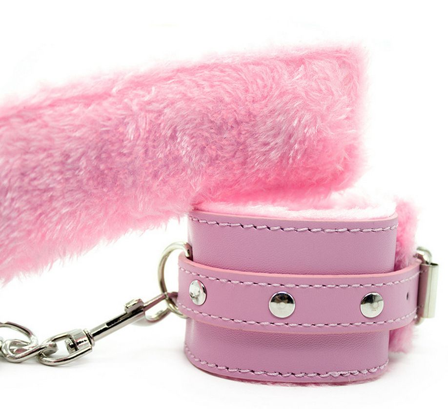Wholesale Delight Plush Handcuffs European And American Toys Hot