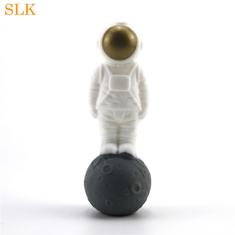 Discount 4.9 Inch Moon Astronaut Shape Dab Rig Silicone Smoking Pipe ...
