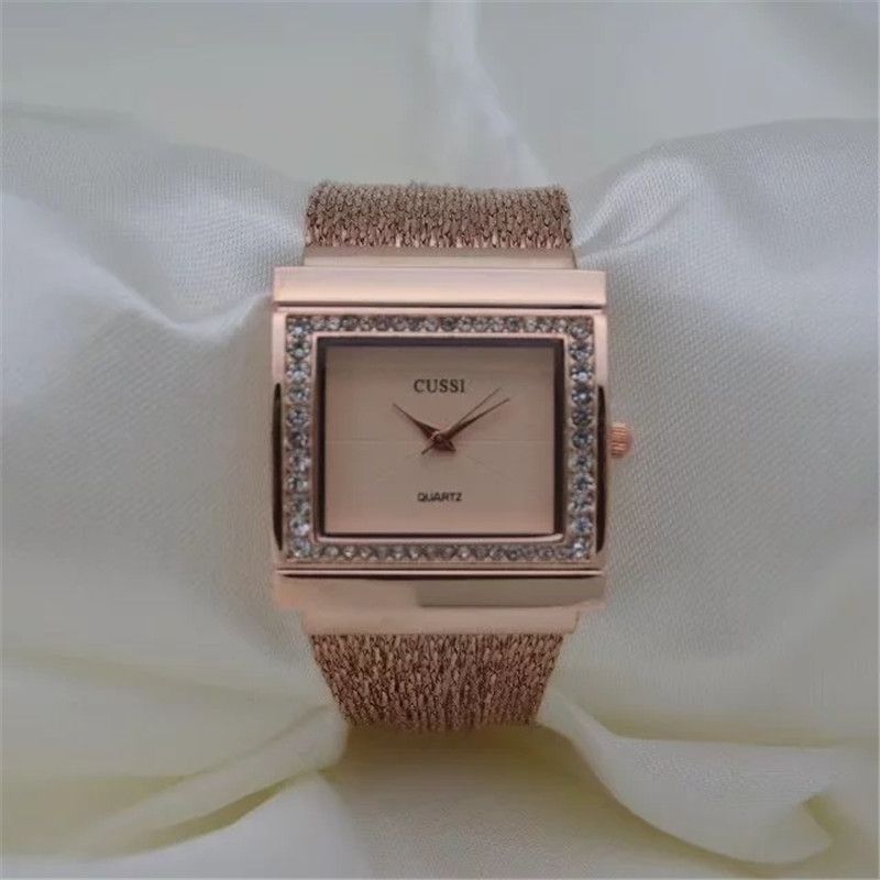 New Women Luxury Brand Watch Snake Quartz Ladies Gold Watch, 51% OFF