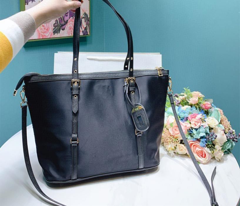 Luxury Designer Shopping Bags | Paul Smith