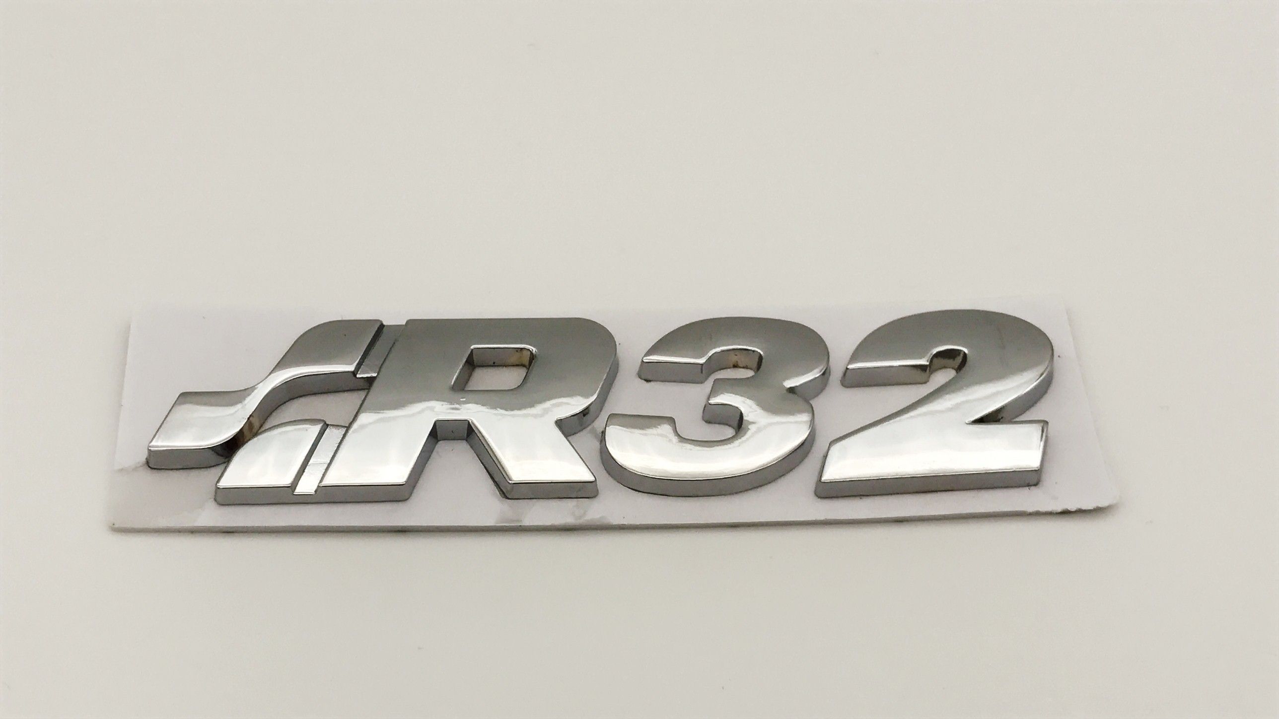 Arriere R32 Logo