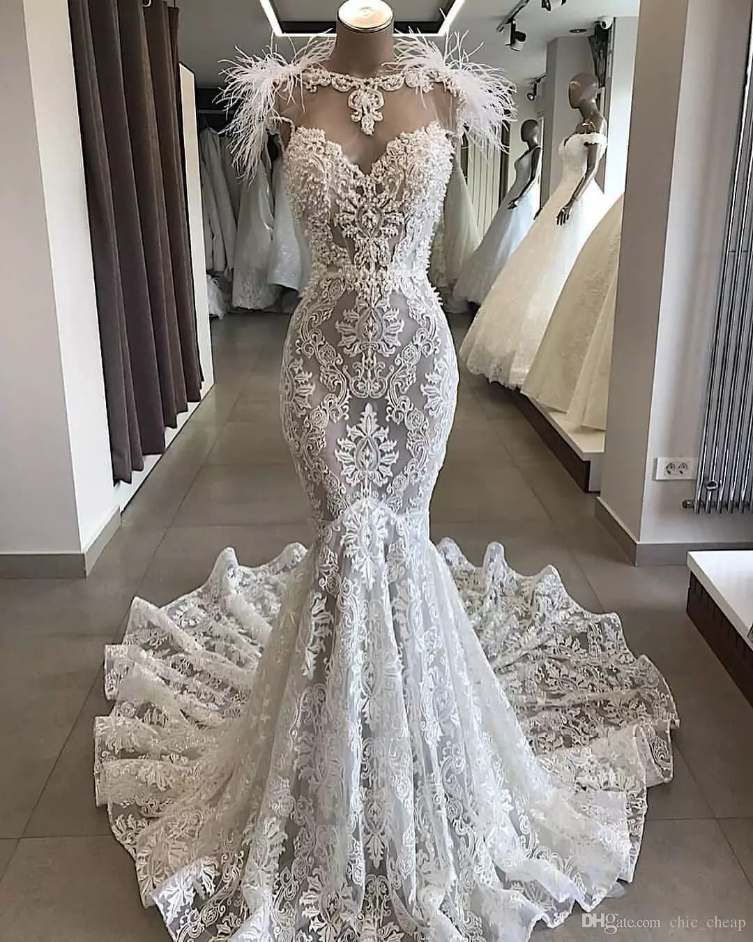 Luxury Lace Mermaid Wedding Dresses With Feathers 2019 Bateau Backless