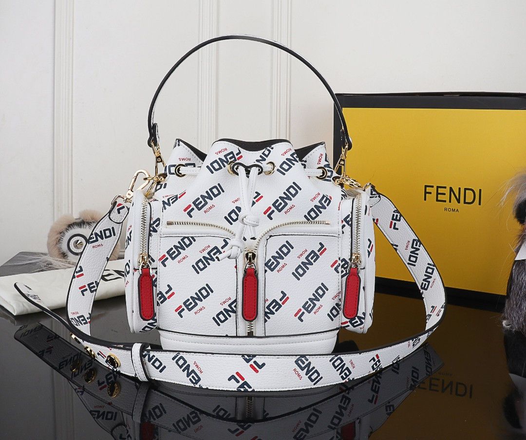 Minimalist Luxury Handbag Collection | Paul Smith