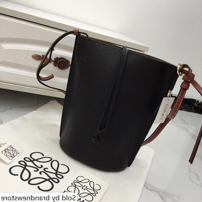 Classic Understated Luxury Bags | Paul Smith