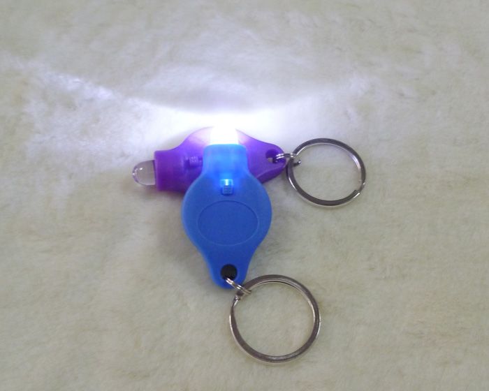 LED Light Keychain Car Keychain Portable Hand Pressing Flashlight Car ...