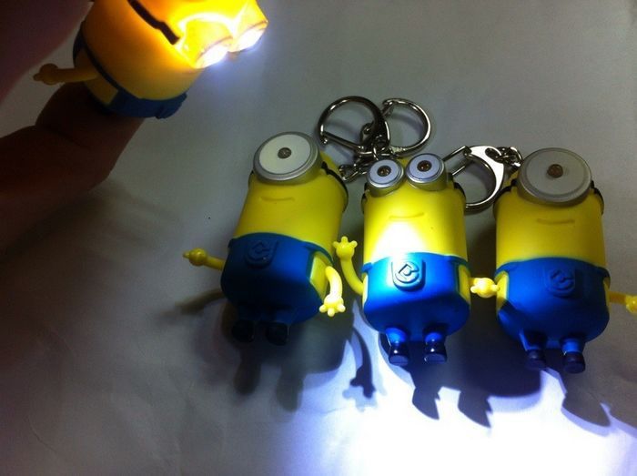 Lovely Despicable Me Cute Minion LED Keychain Key Chain Ring Flashlight ...