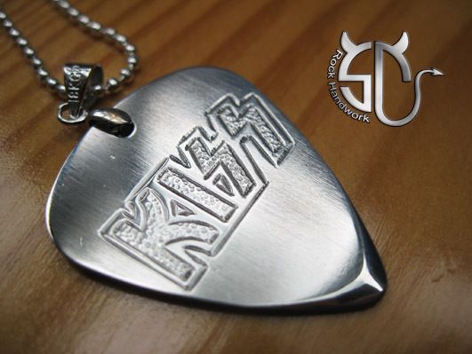Wholesale Rock Band Kiss Logo Stainless Steel Handmade Guitar Pick Pendant Necklace For Men