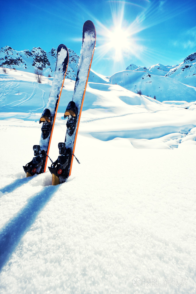 All You Need to Know About All Mountain Skis - The Ultimate Guide