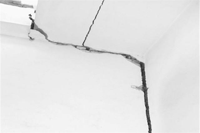 The Ultimate Guide to Fixing Cracks in Walls Causes, Solutions, and ...