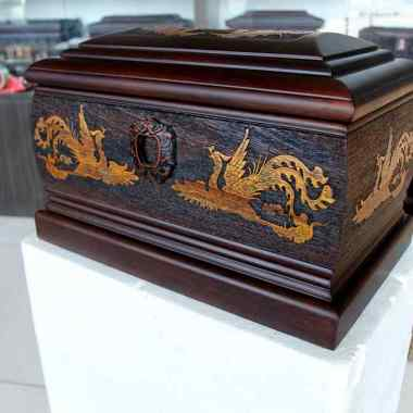 10 Unique Funeral Caskets That Will Make Your Loved One's Farewell ...