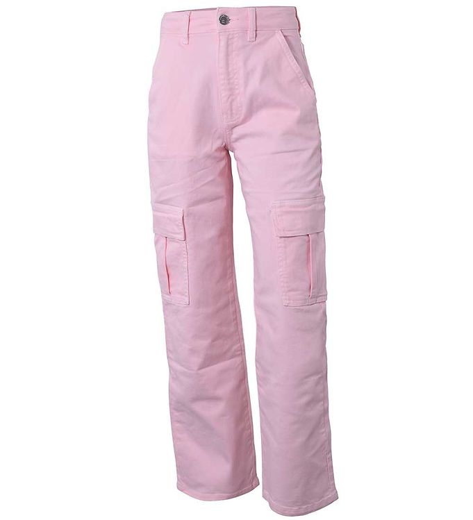 How to Style Pink Cargo Pants for a Trendy Look