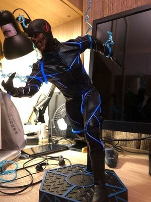 The Ultimate Guide to Buying the CW Flash Suit