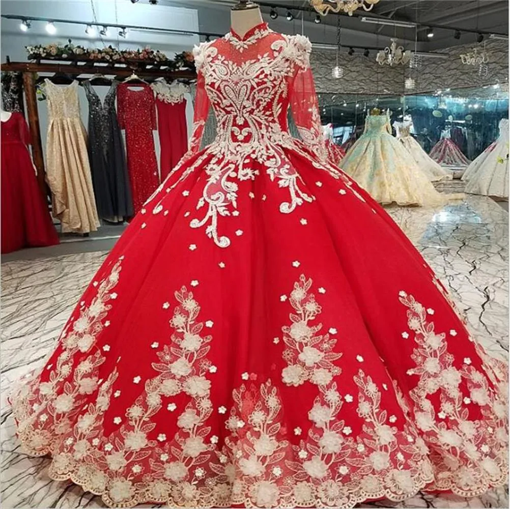 Robe De Bal De Robe De Boule Rouge Élégante Avec Des Appliques Et Des ...