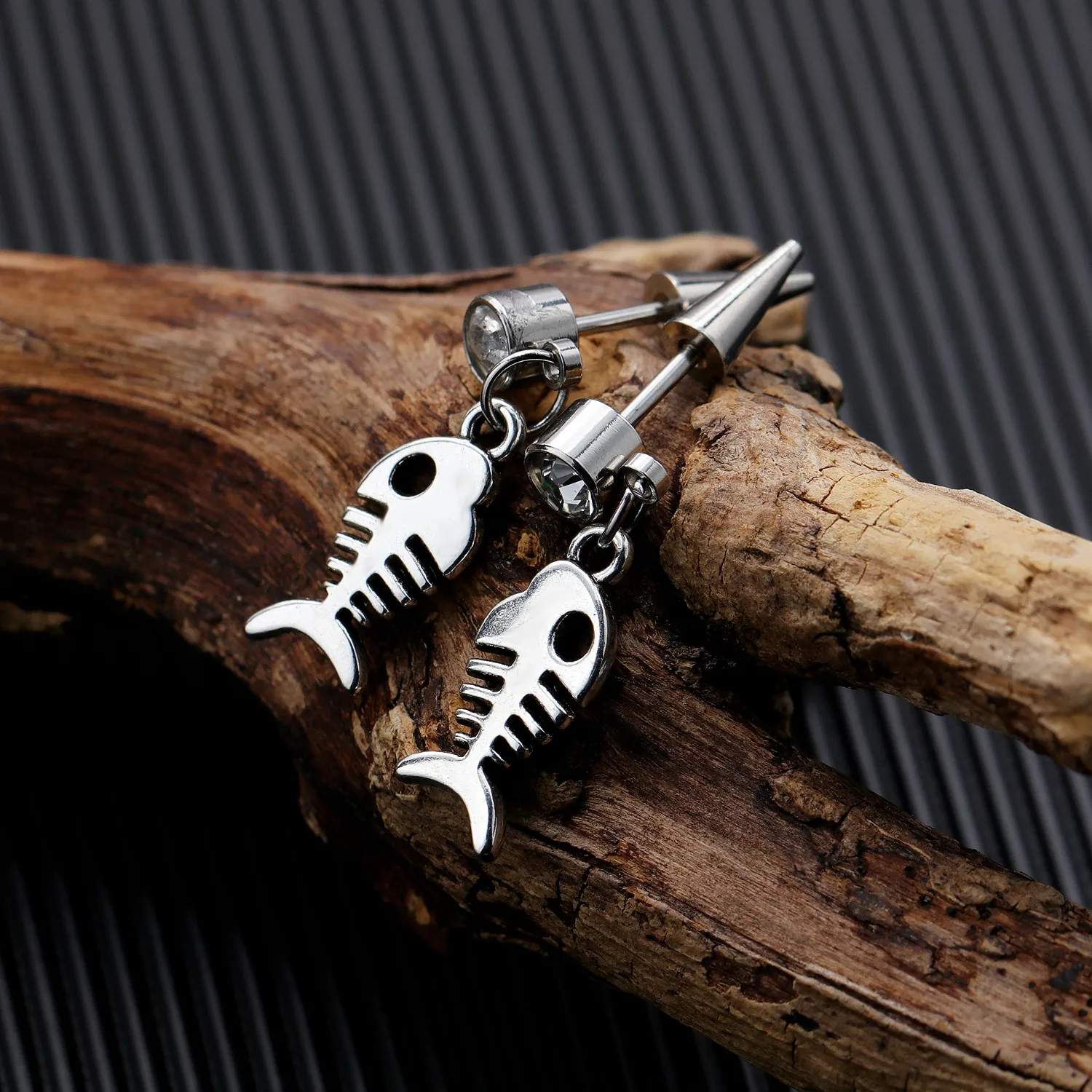 Wholesale Titanium Steel Fish Skull Bones Diamond Earrings For Men And ...