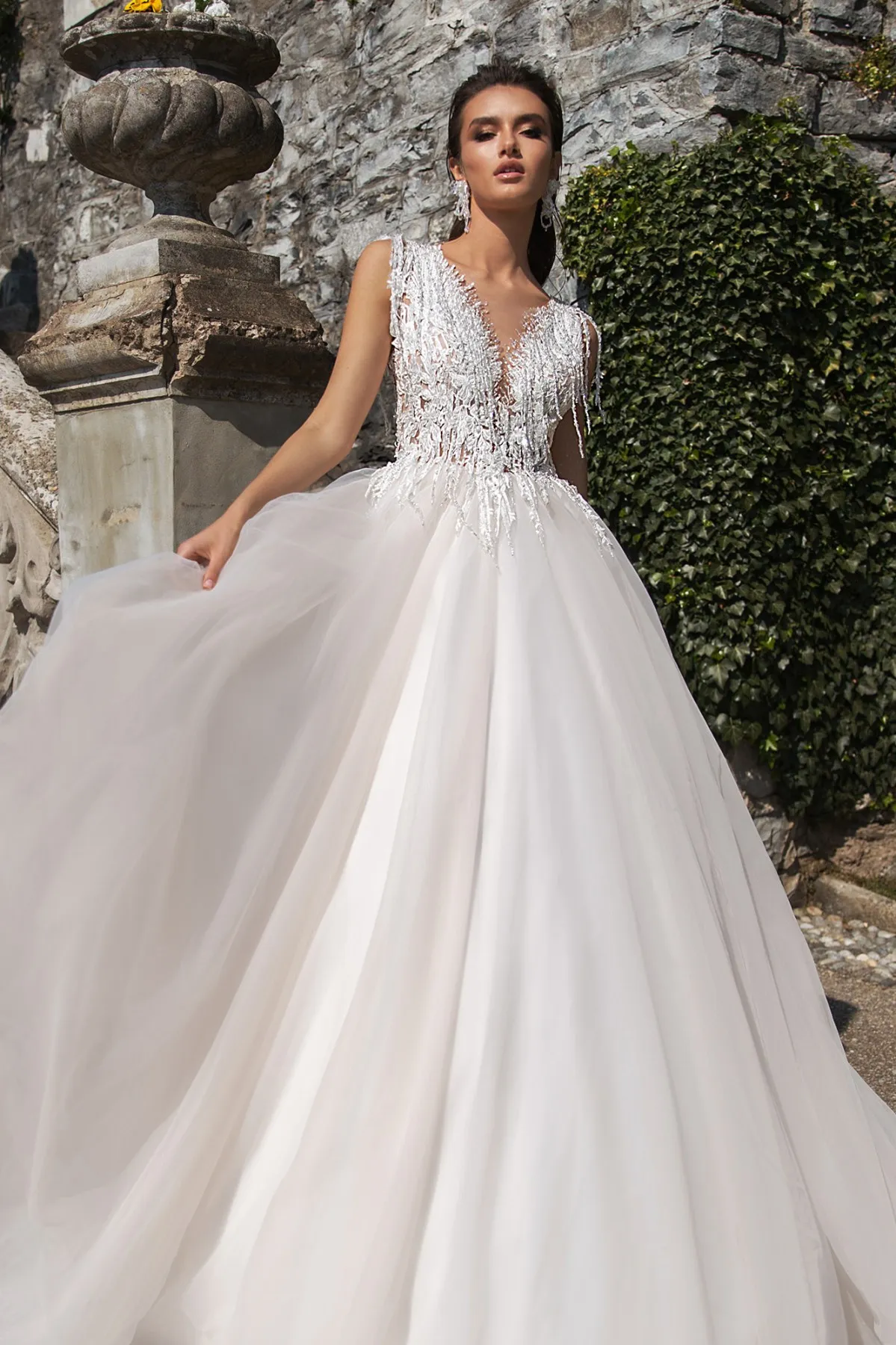 Wedding Dresses Women Bridal Gowns Halter Lace Applique Rhinestone ...