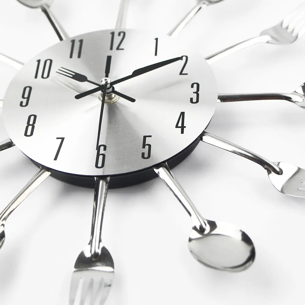 Kitchen Clocks: Modern Style Wall Clock With Decorative Spoon And Fork ...