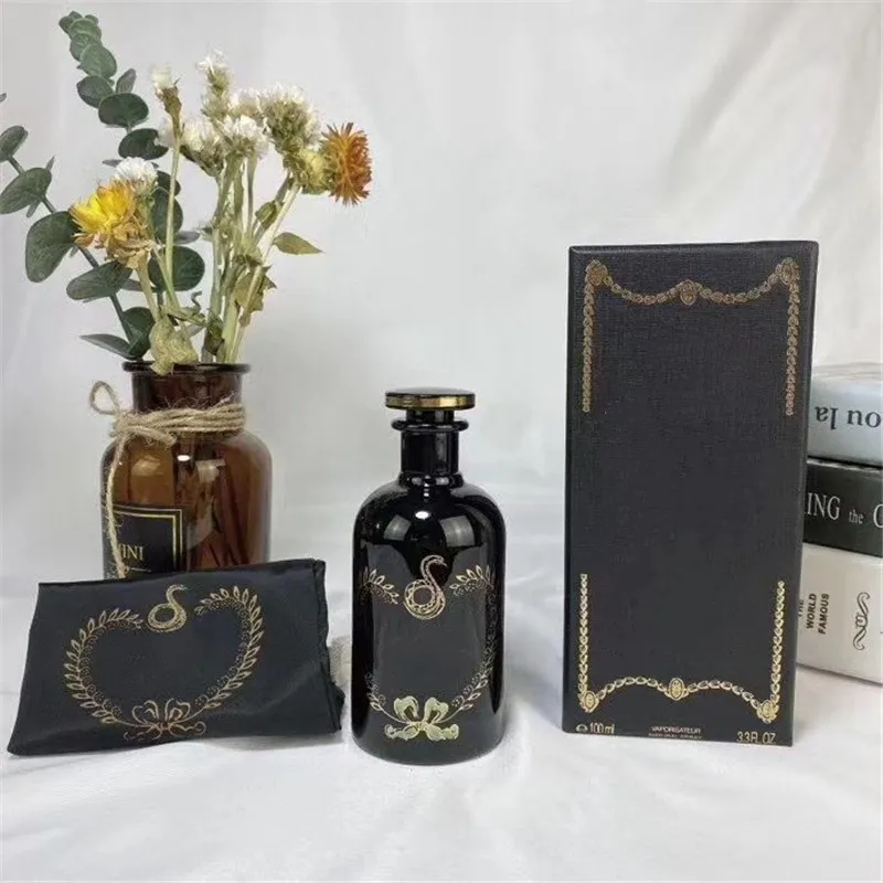 Molester Evento portón perfume con serpiente Documento Embrión Eh