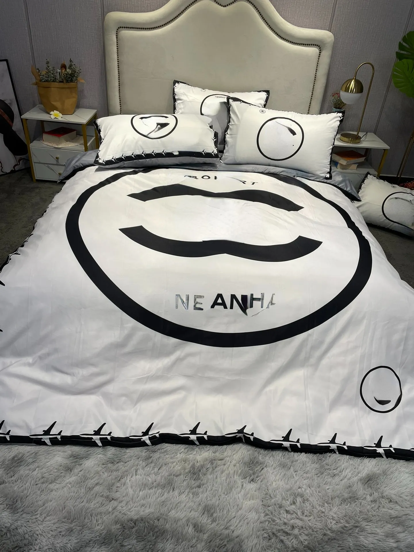 DHgate.com:Fashion classics Alphabet Printing Design Duvet Cover pillow ...