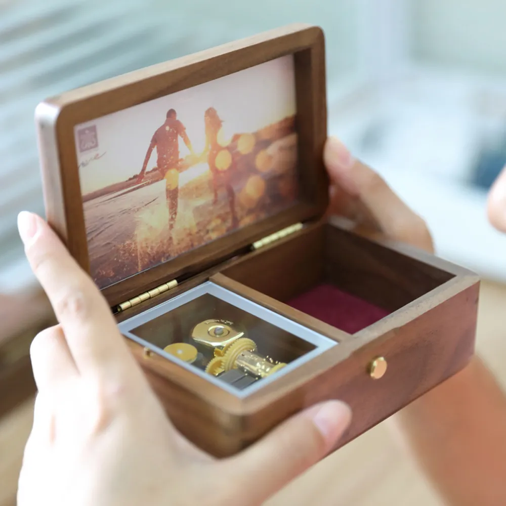 Handmade Walnut Picture Frame Music Box - 'My Heart Will Go On ...
