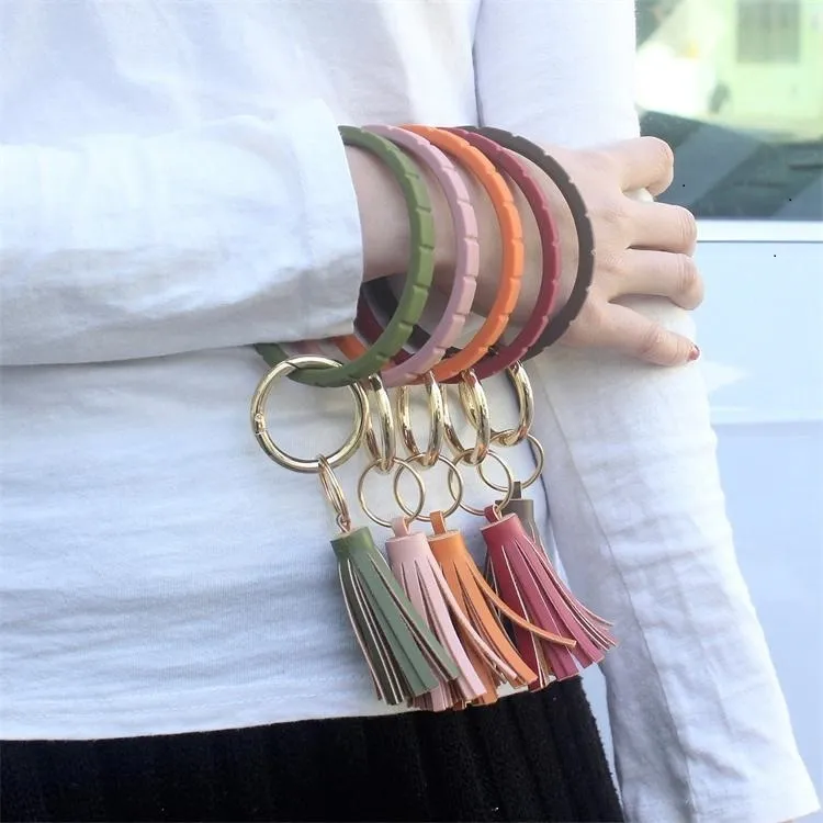 Stylish Silicone Wristlet Keychain Bracelet - Convenient Key Ring ...