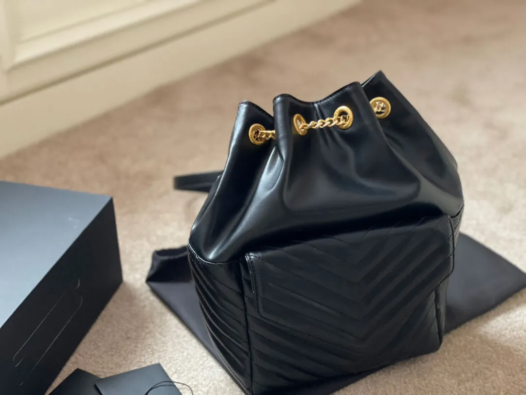 DHgate.com:2024 Large Capacity Faux Leather Women's Shoulder Backpack ...