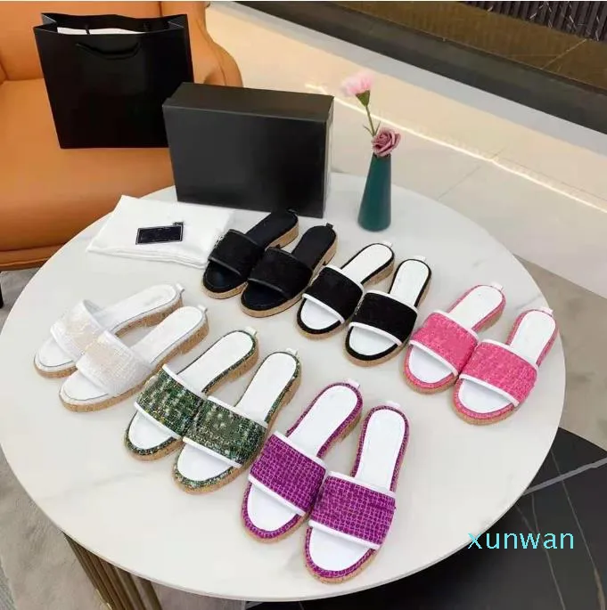 Deluxe Slippers: High Quality Flower Box Designer Sandals for Men and ...