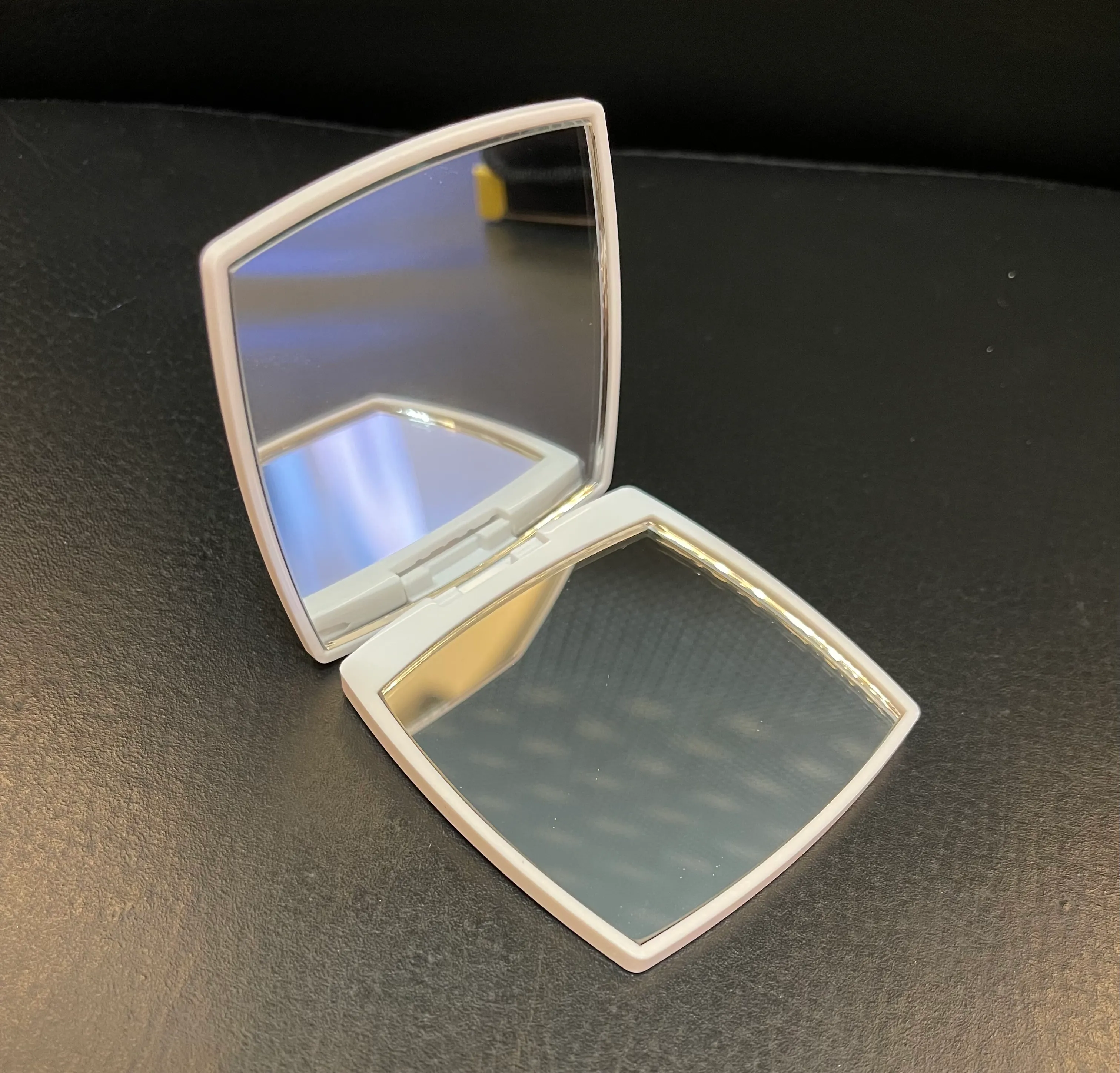 What Are the Best Hand Held Mirrors for Makeup? Top Picks and Reviews