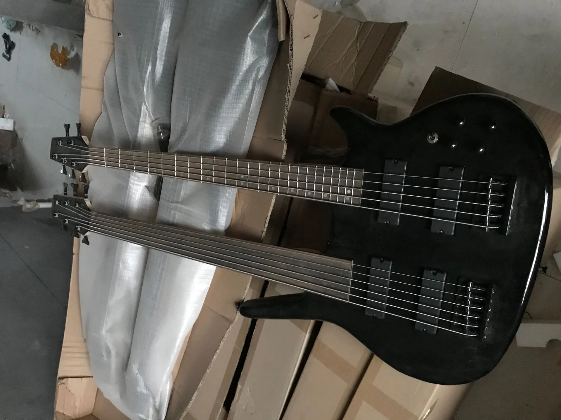 DHgate.com:Gloss Black Double Neck Electric Guitar - 5 String Bass + 6 ...