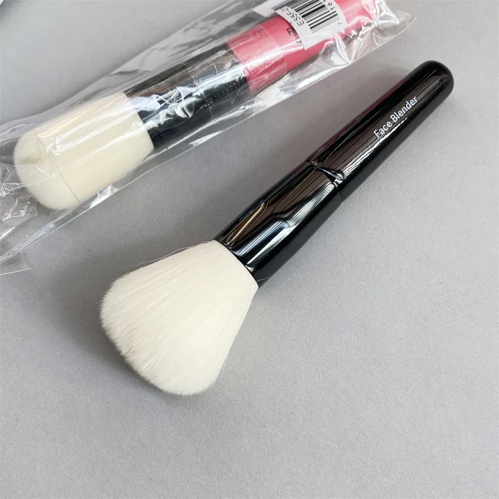 Mini Blush Brush: Pink & Black Travel Size! Powder, Highlighter - Best ...