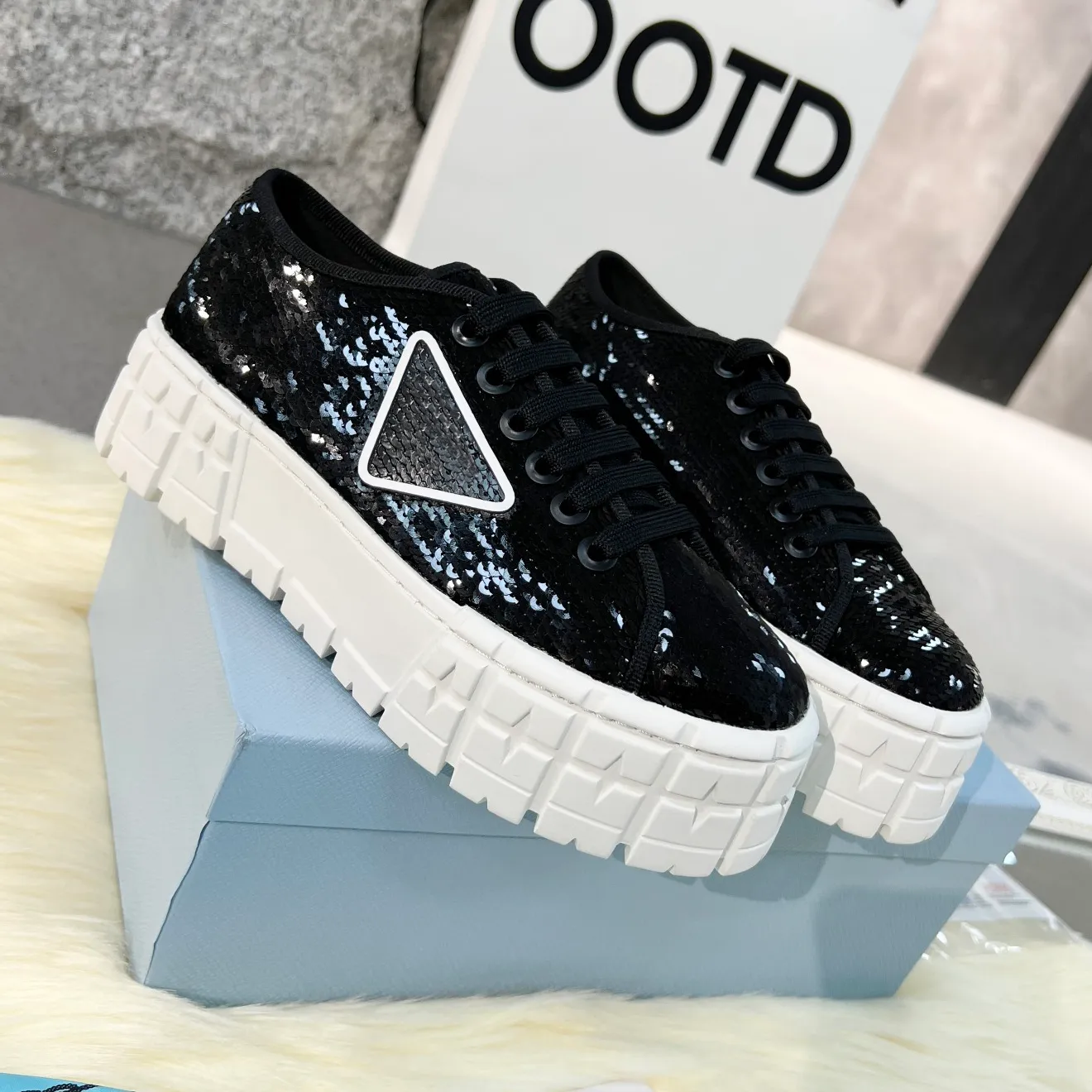 Bulk Designer Sneakers Double Wheel Casual Shoes Nylon Gabardine ...