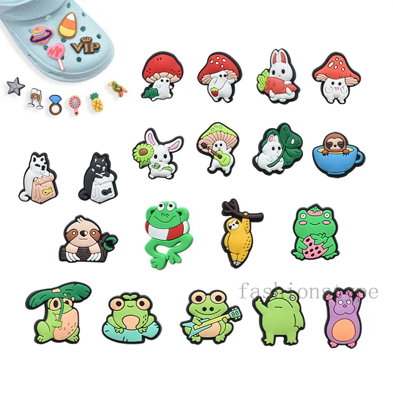 Toy Toy Mini Cartoon Modeling Jibz Shoe Charms 2d Soft PVC Pendants من ...