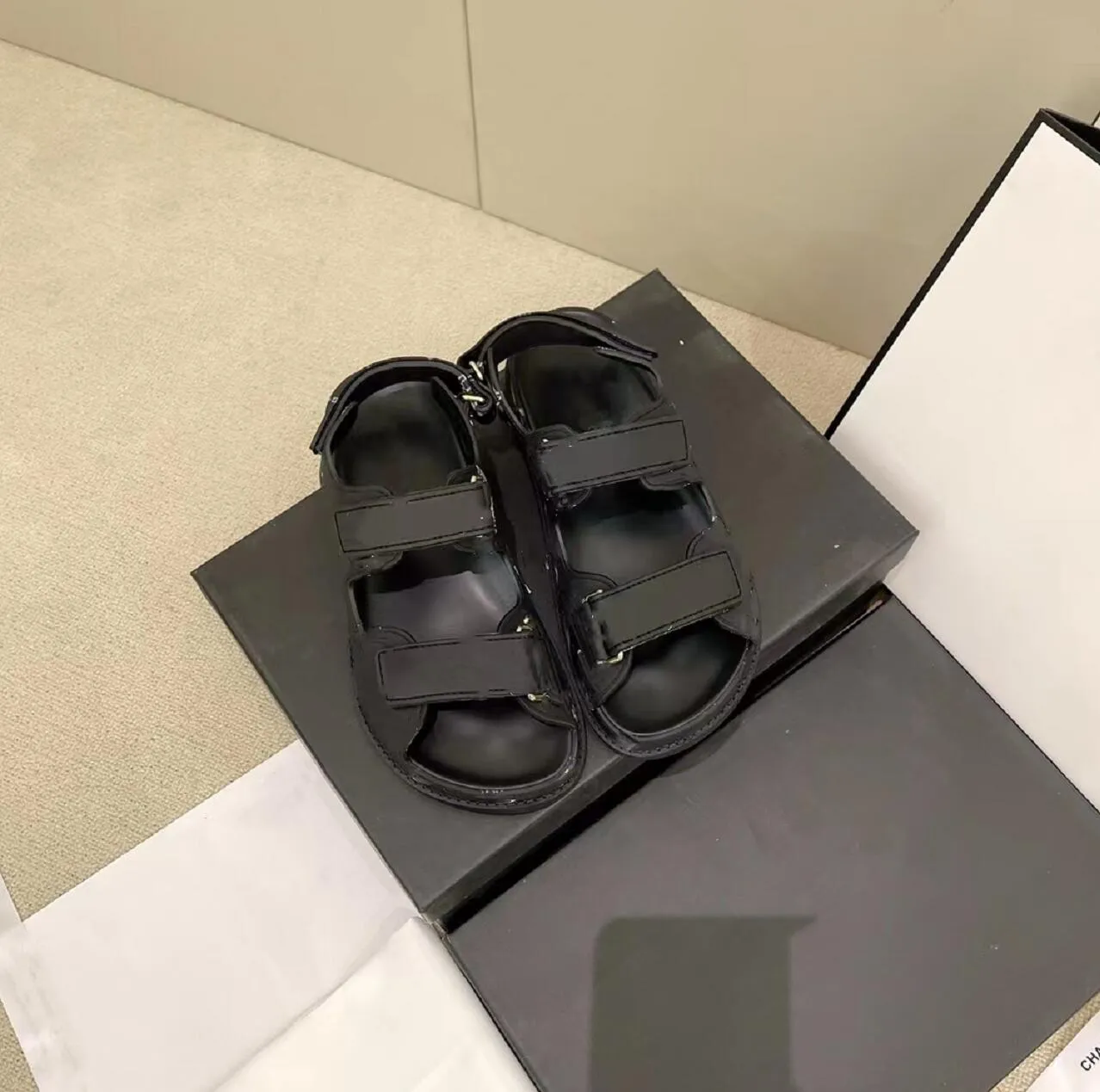 Designer Solid Color Rubber Flat Bottom Comfortable Platform Sandals ...