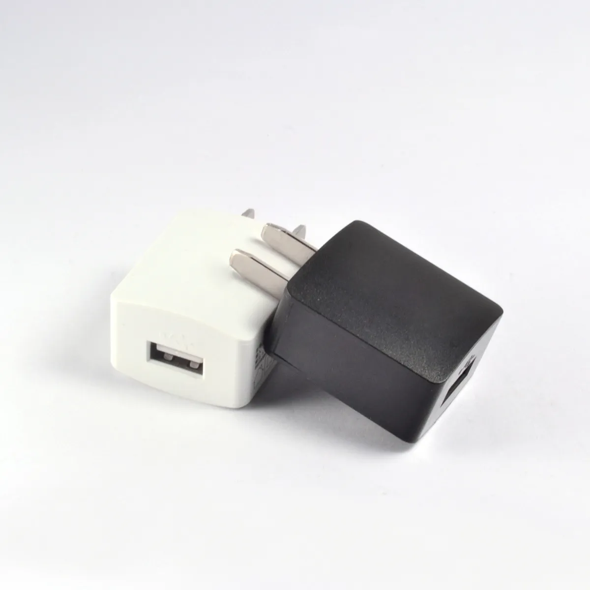 Black & White Travel Charger 5V 1A USB Quick Charger For Android ...