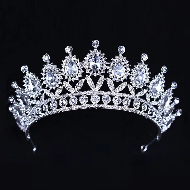 How to Choose the Perfect Pageant Crown for Your Winning Moment