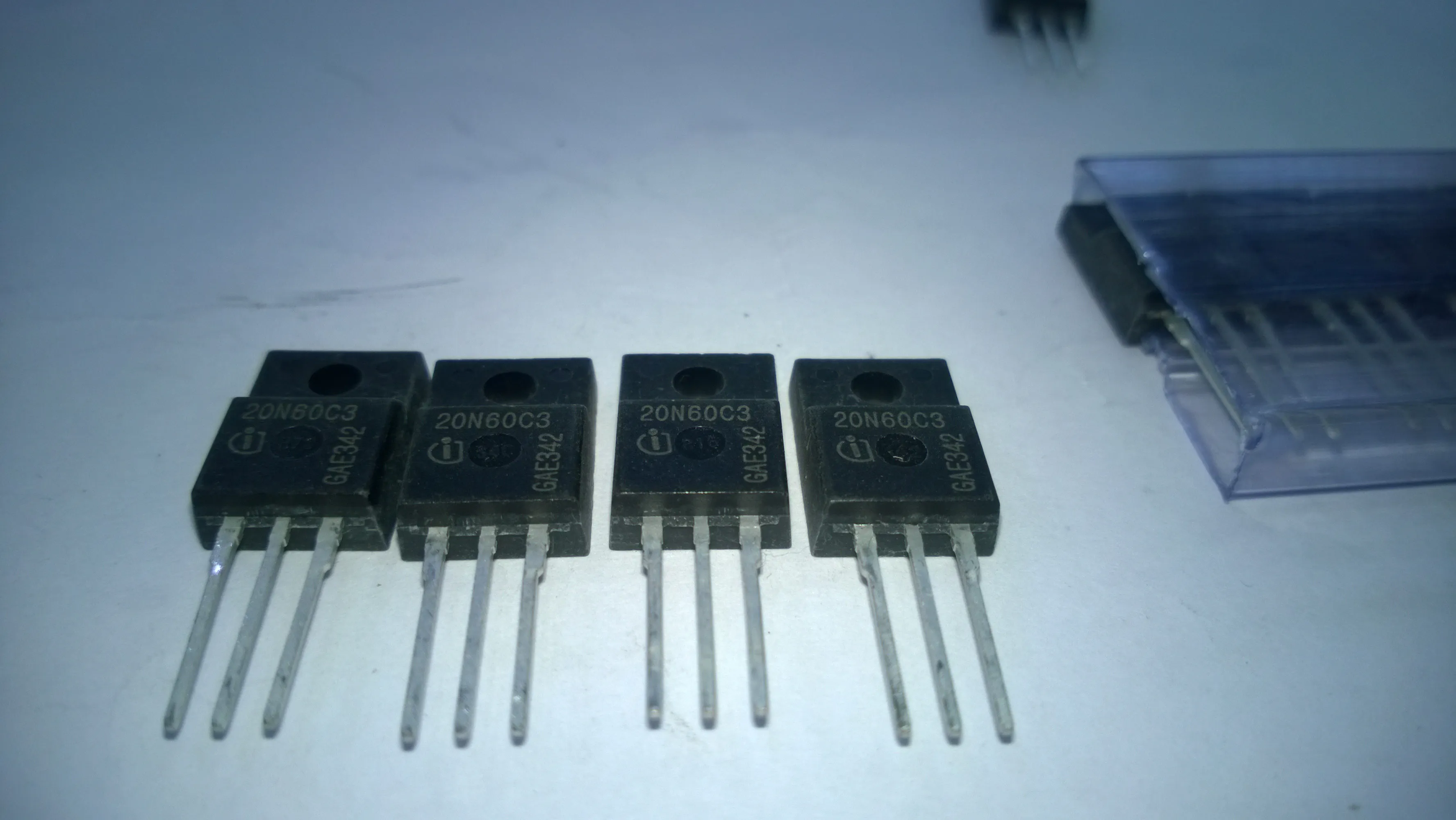 DHgate.com:20N60C3 TO220F 20.7A 650V N-Channel MOSFET Transistor 10PCS ...