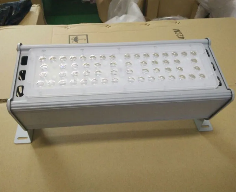 Industrial LED Low Bay Ceiling Lighting 50W To 500W Linear Metal Halide ...