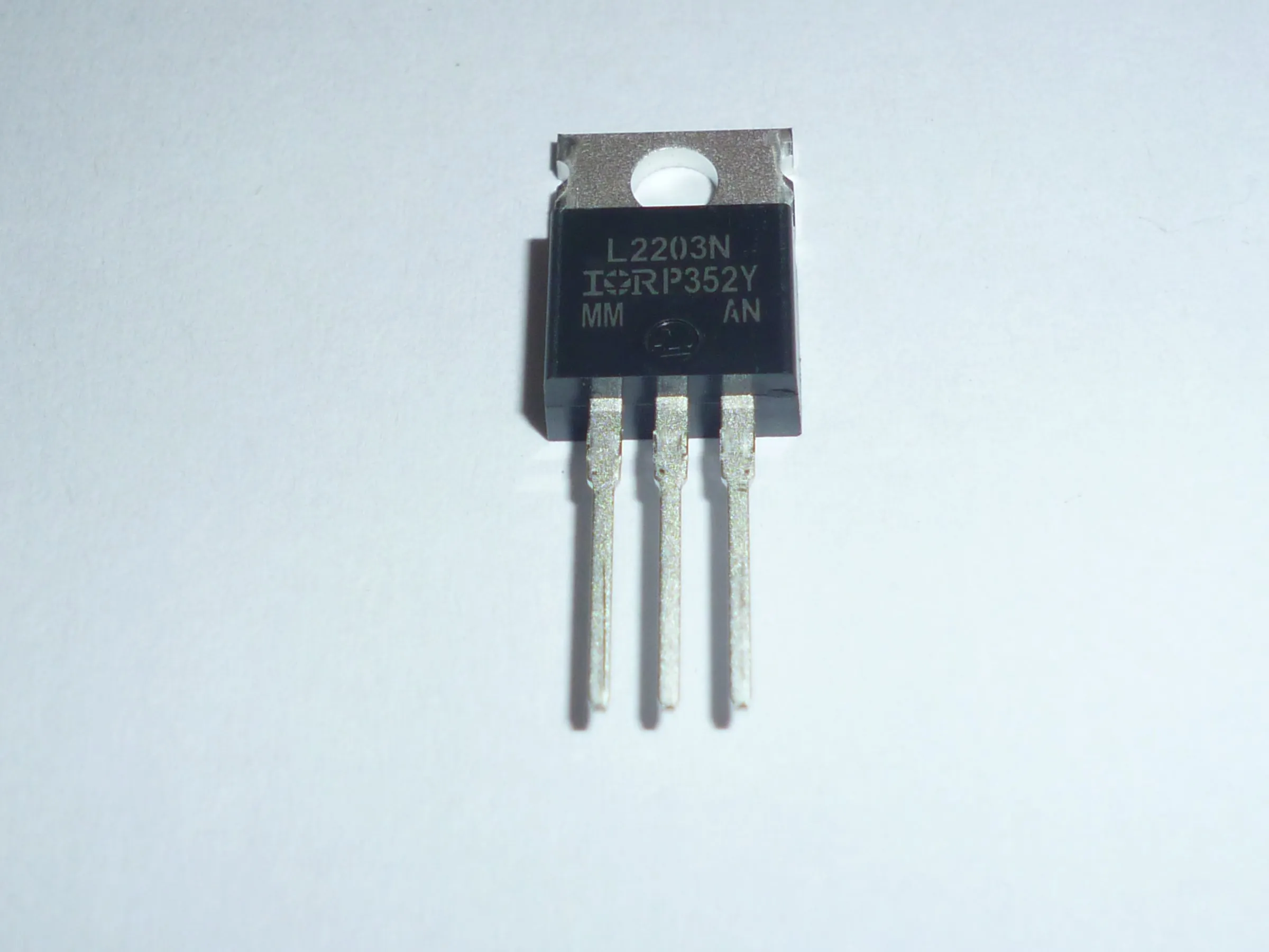IRL2203NPBF MOSFET - N-Channel 30V 116A Power MOSFET, TO-220AB Package, Single Transistor - High ...