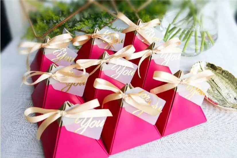 Dessert Boxes Triangular Pyramid Candy Boxes: Rose Red Party Favor ...