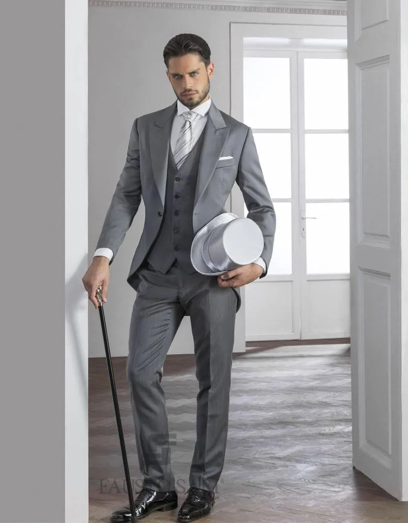 Elegant Grey Tailcoat Tuxedo Set - Classic Morning Suit for Weddings ...