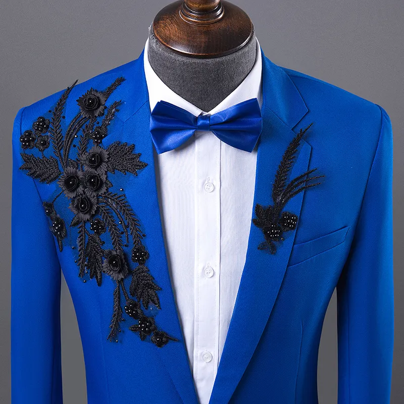 Wedding singer blue suit | Beachweddingtips.com
