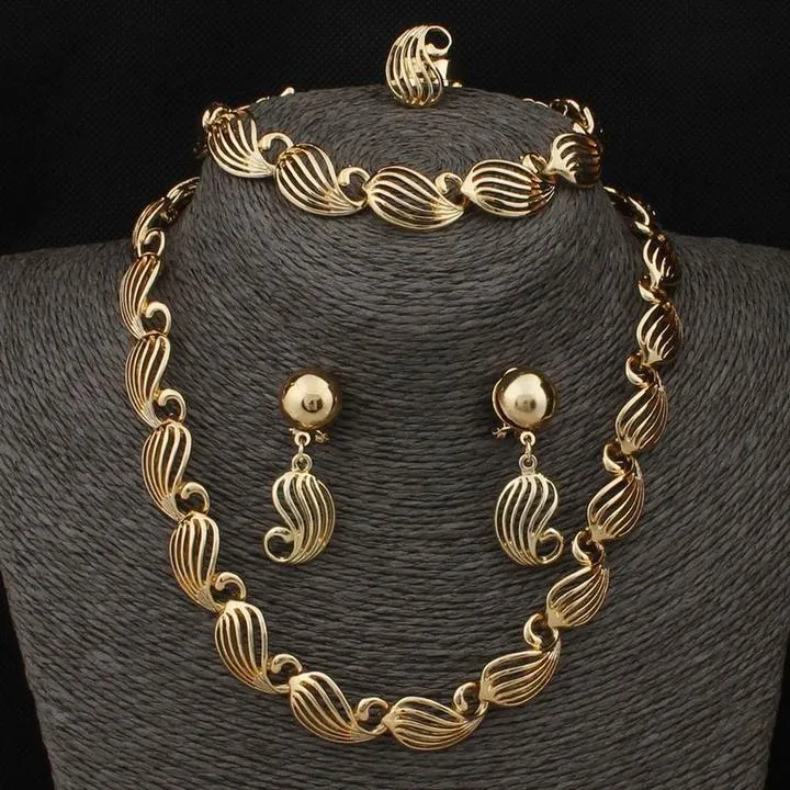 DHgate.com:Exquisite 18K Gold Plated Austrian Crystal Jewelry Set with ...