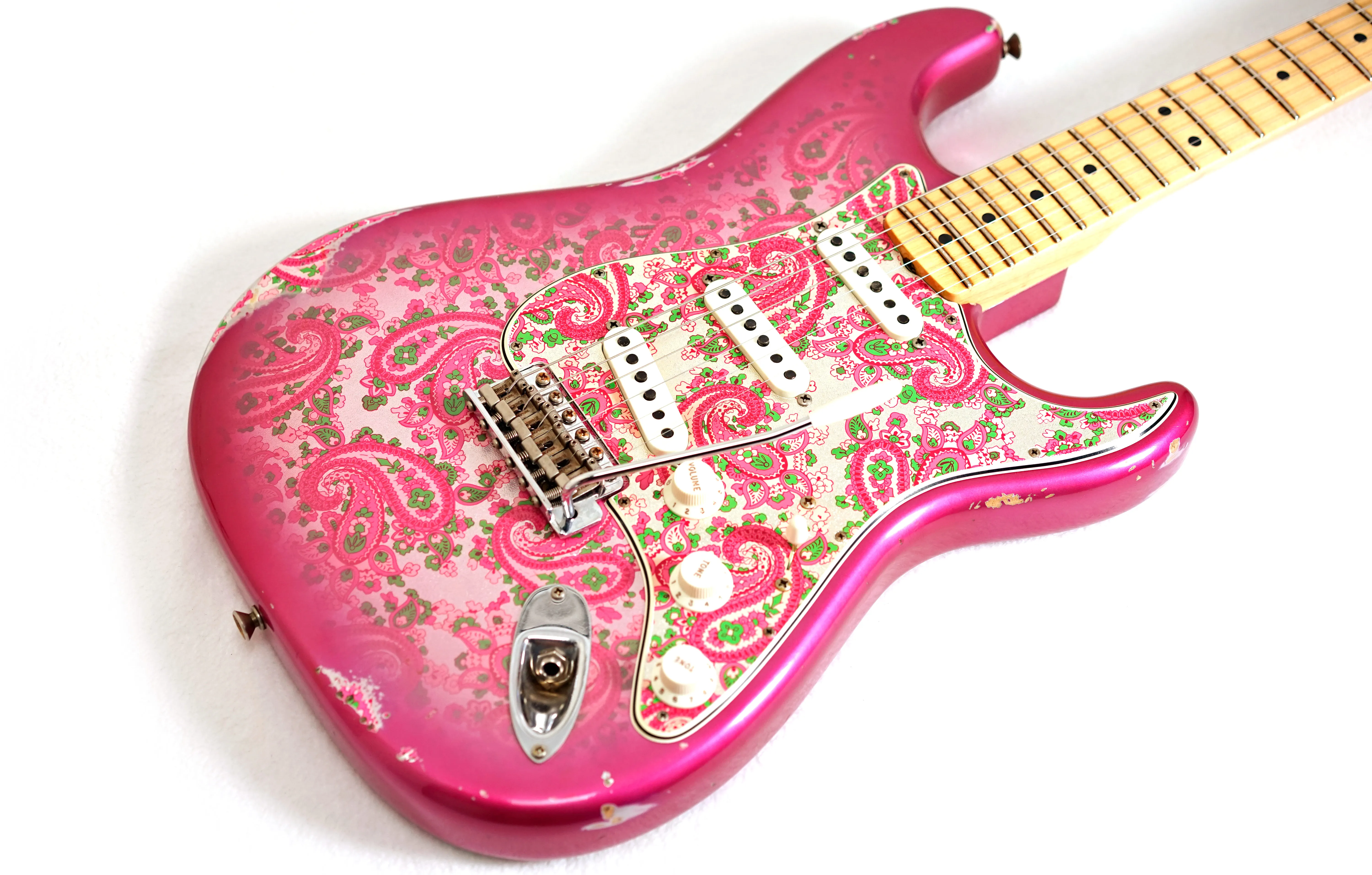 Masterbuilt 68 Relic Pink Paisley ST Pink Electric Guitar With Alder ...