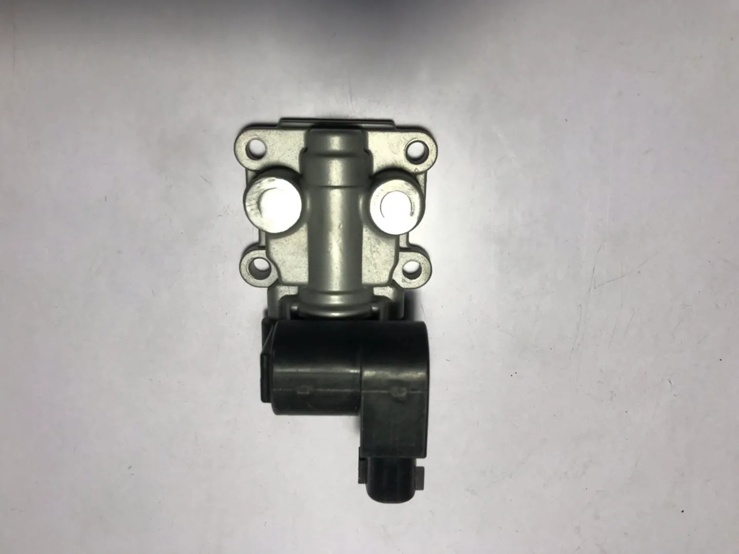 DHgate.com:Toyota Corolla 1.8L IAC Valve, 2000-2001 Idle Air Control ...