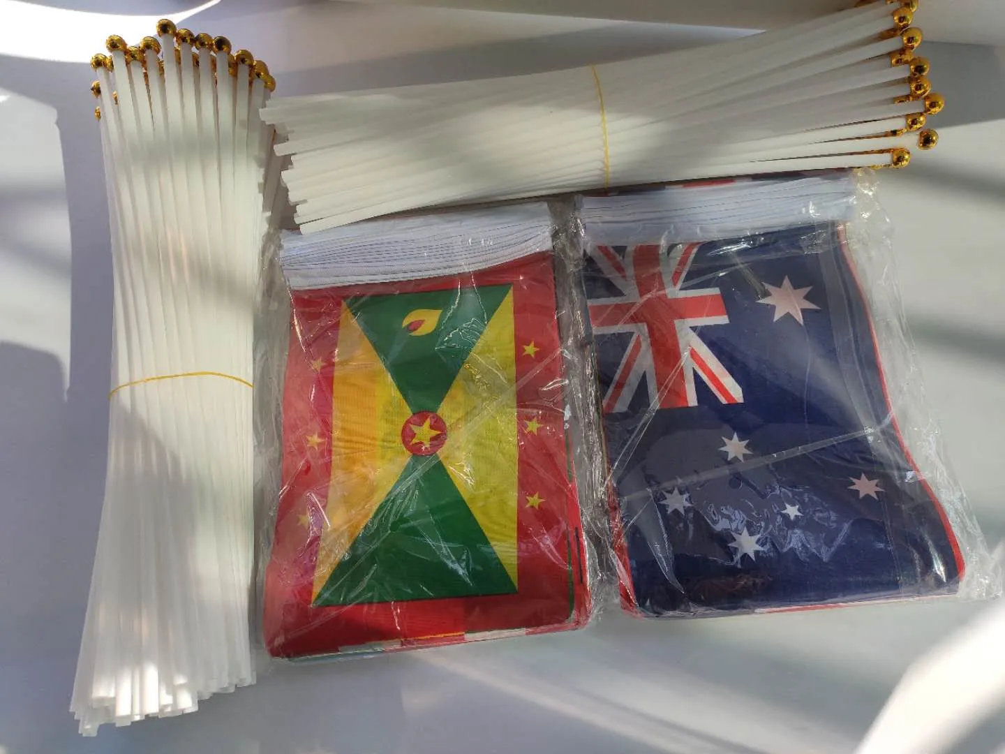The International International World Flags Gift Bag Set - Includes Bag ...