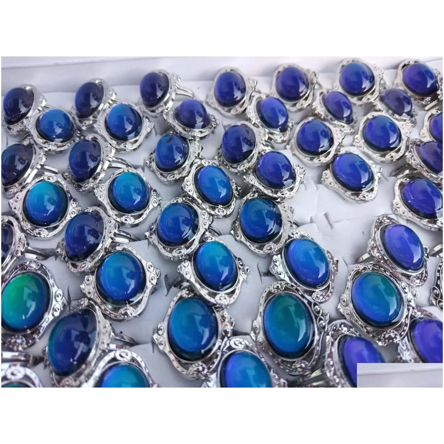 Vintage Oval Crystal Mood Amazon Ring With Color Changing Temperature ...